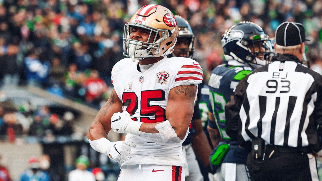 Elijah Mitchell Rolls into the End Zone for a Touchdown