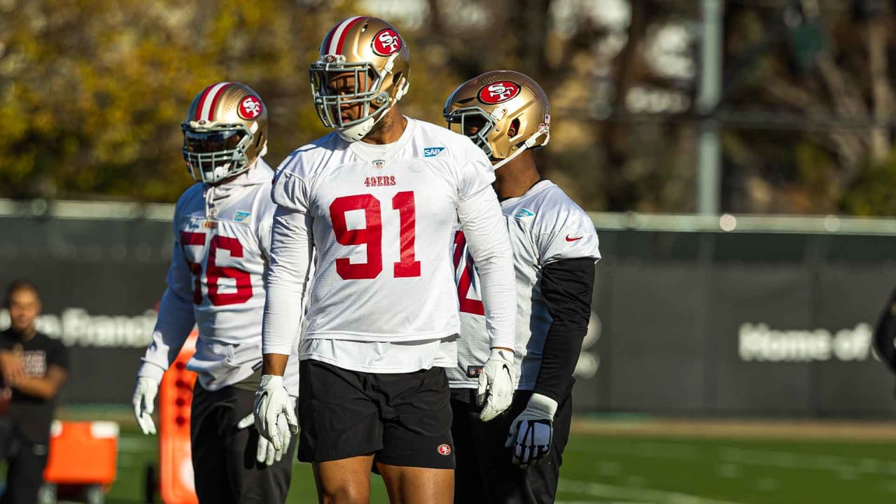 Se Espera que Arik Armstead Juegue Contra los Miami Dolphins