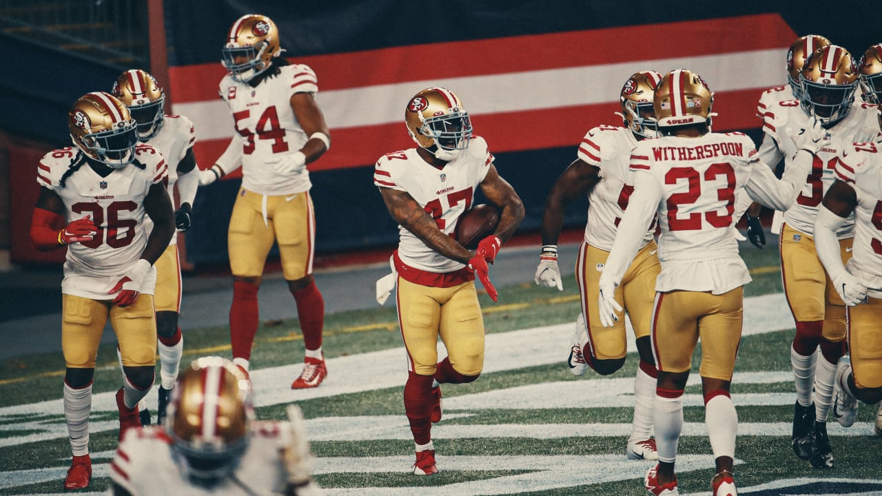 Jamar Taylor Hauls in His Second Interception Against the Patriots