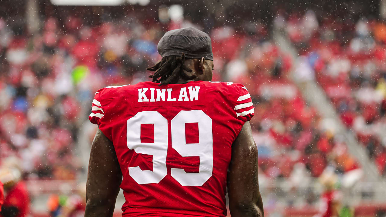 Javon Kinlaw Cerca de Regresar a los Entrenamientos de San Francisco