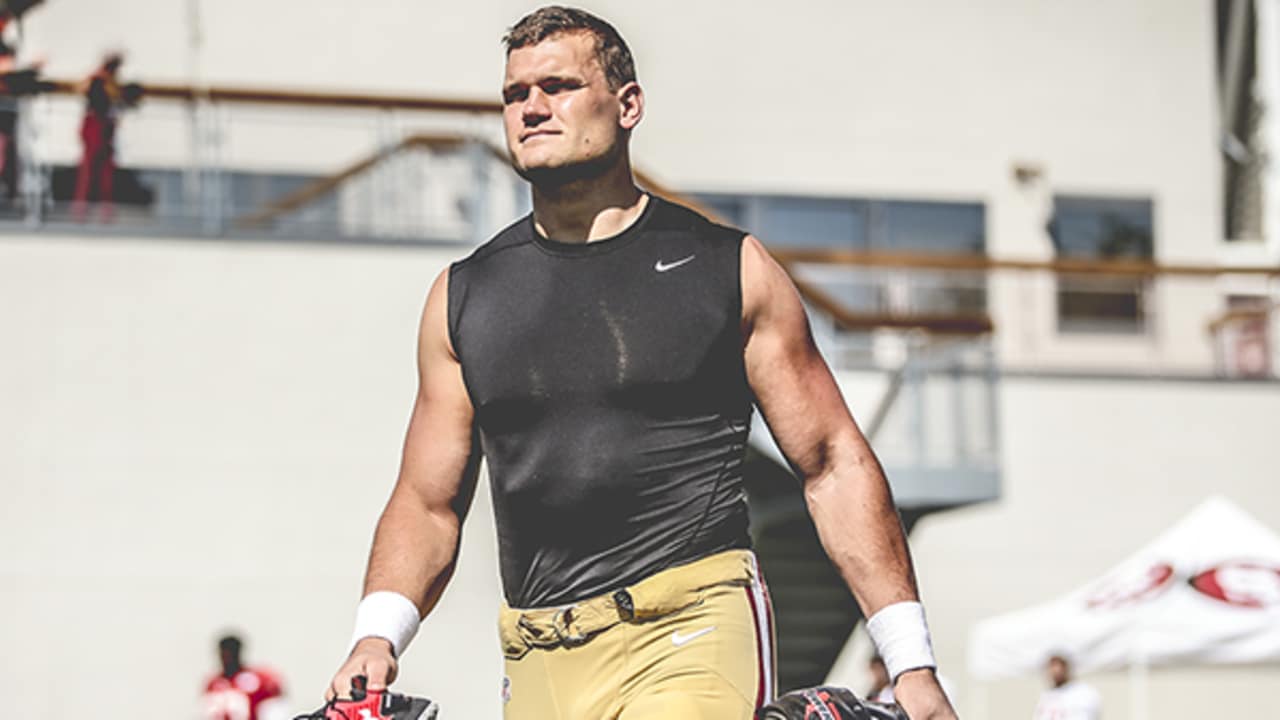 Vance McDonald Takes Pride in Backup Longsnapping Duties