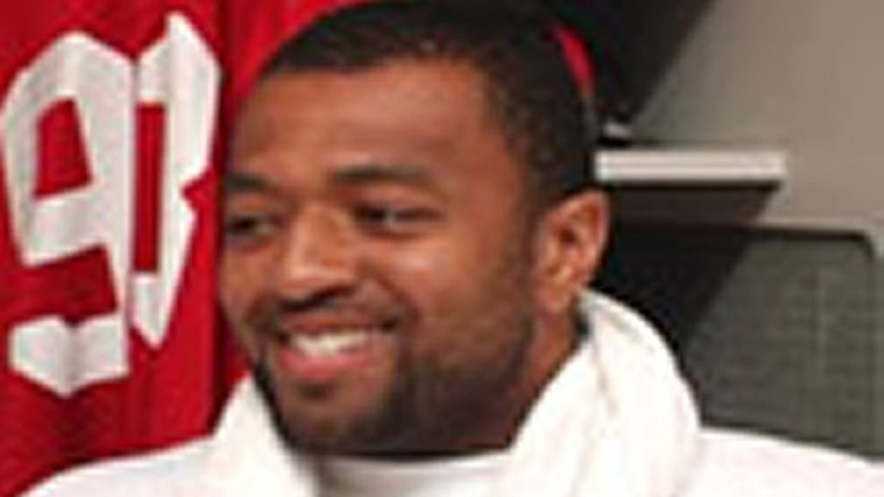 Up Close with DE Demetric Evans