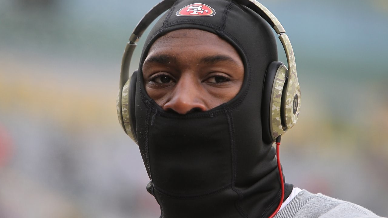 Rare Photos of Vernon Davis from 2013