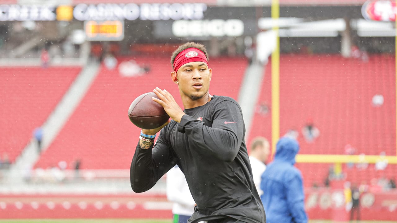 49ers Locker Room Praying for Trey Lance Following Week 2 Injury