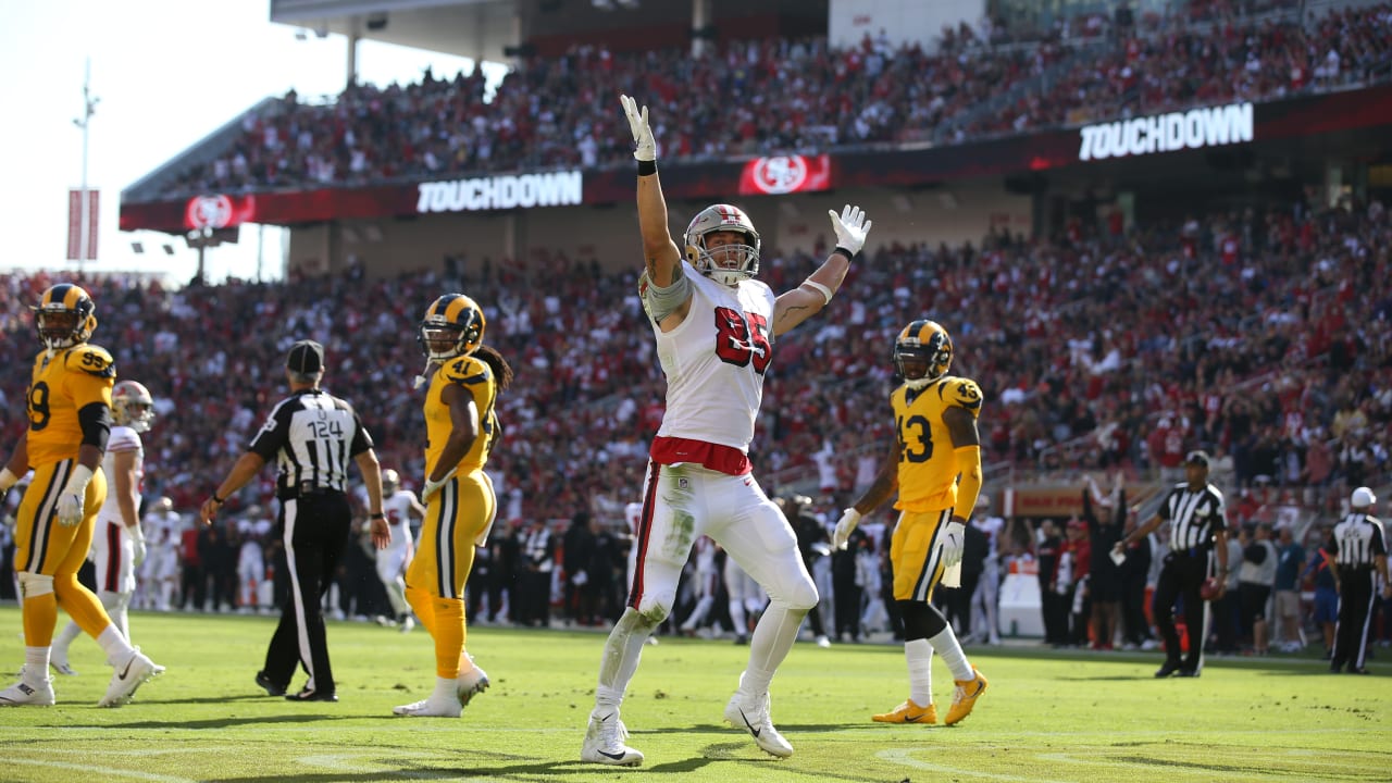 Throwing it Back to the 49ers ‘94 Jerseys