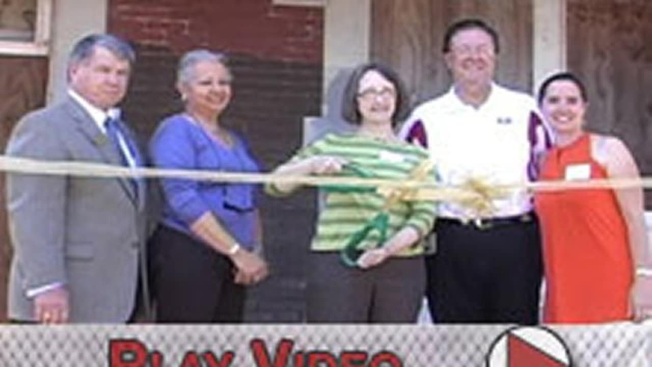 49ers Pitch In at New Orleans School