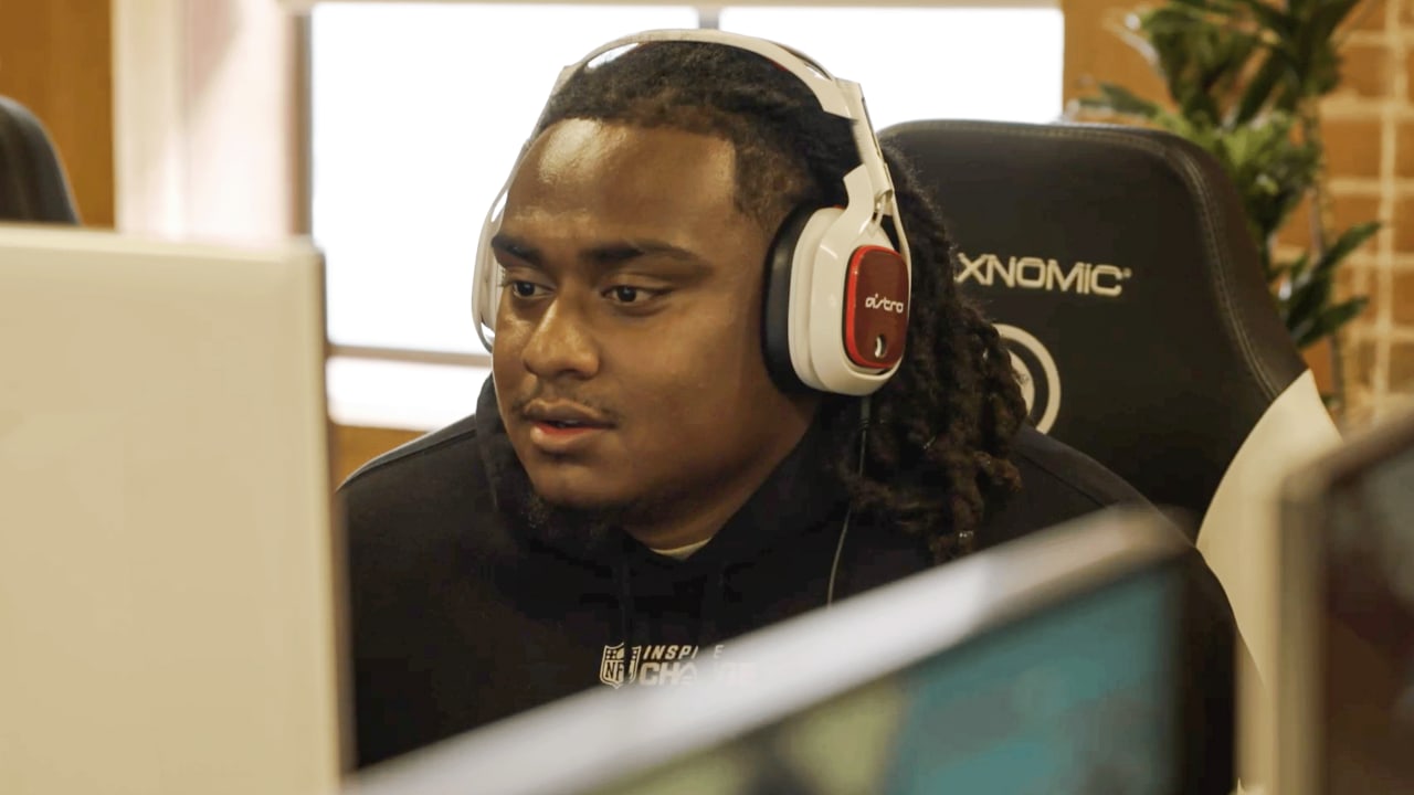 49ers Players Visit Ubisoft San Francisco