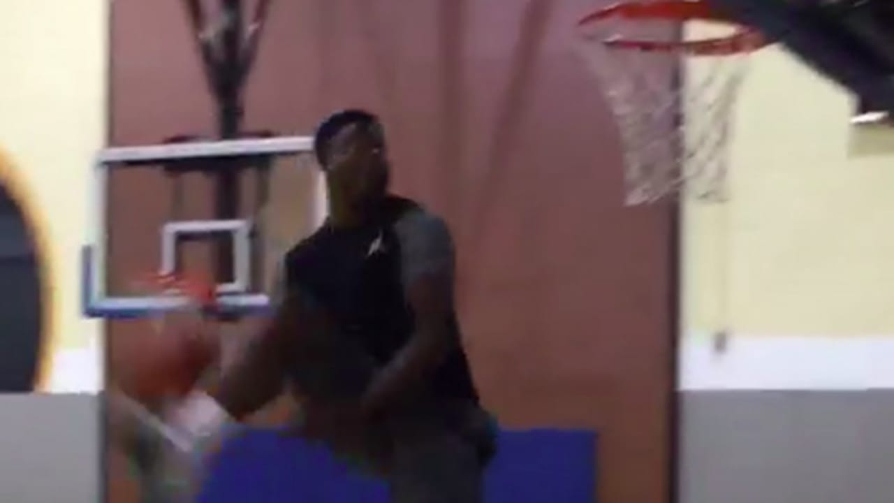 NFL Players Dunking Becomes 2015 Trend