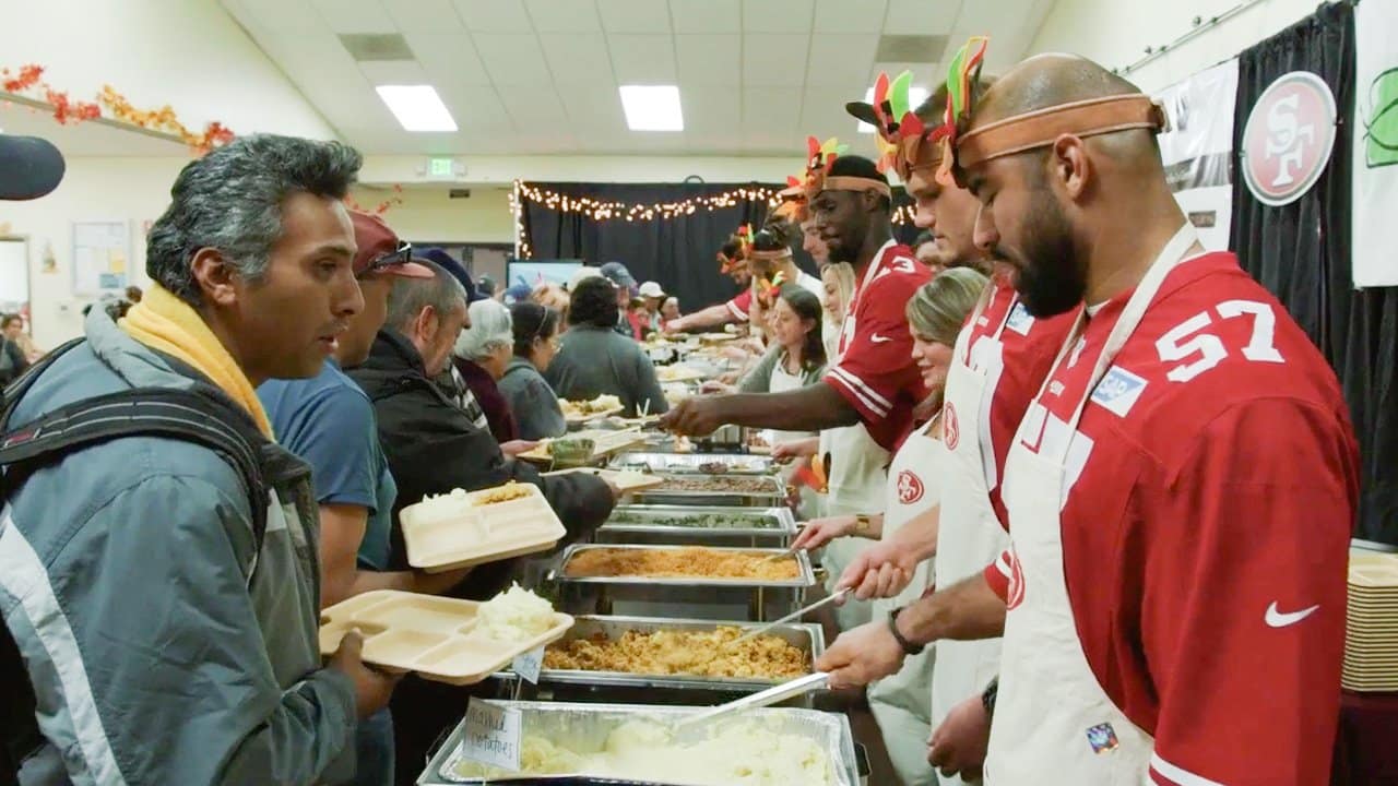 49ers Help Feed Community for Thanksgiving