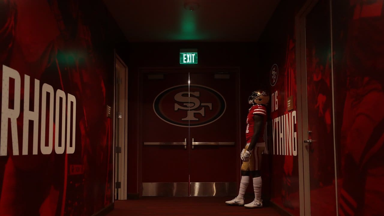 Rare Photos from the 49ers 2017 Season