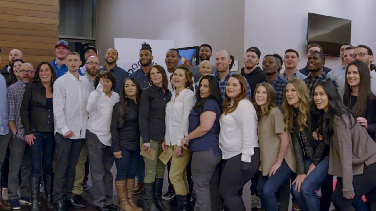 49ers Surprise CityTeam Clients with Thanksgiving Dinner