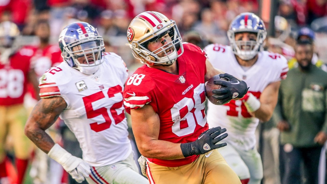 Garrett Celek Runs Away from the Giants Defense for a 47-yard TD