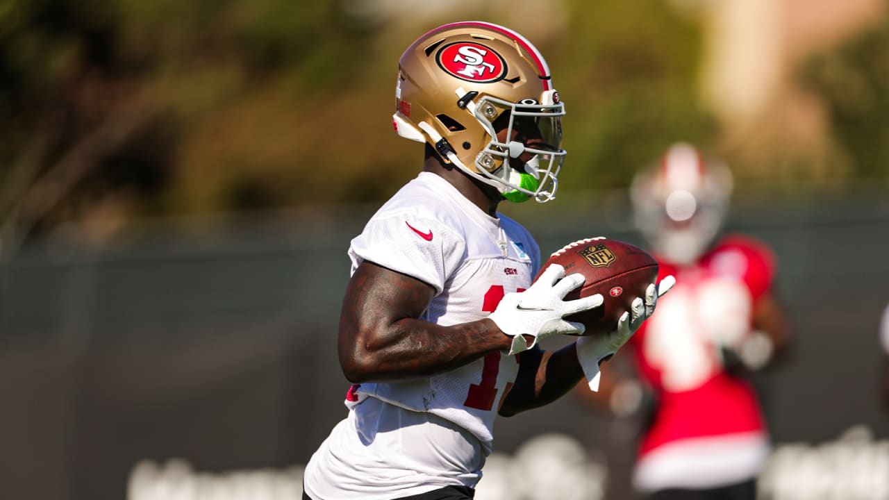 Deebo Samuel, Nick Bosa y Javon Kinlaw Regresan a Practicar