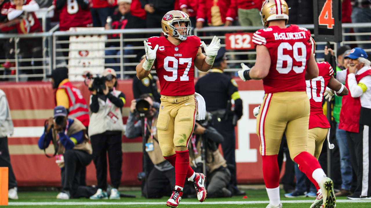49ers Dejan en Ceros a los Saints para Obtener la Victoria en Casa