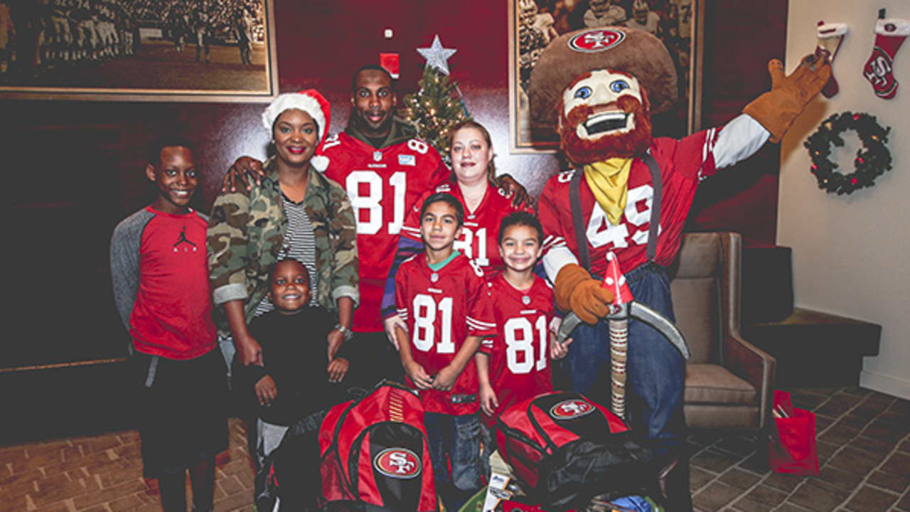 49ers Host Annual Adopt-A-Family Holiday Program