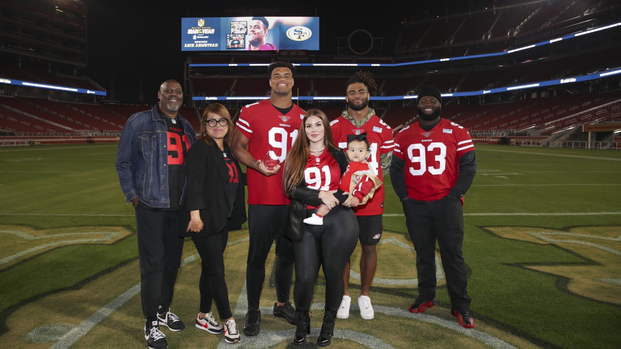 Arik Armstead’s Teammates and Family Surprise Him with Man of the Year ...