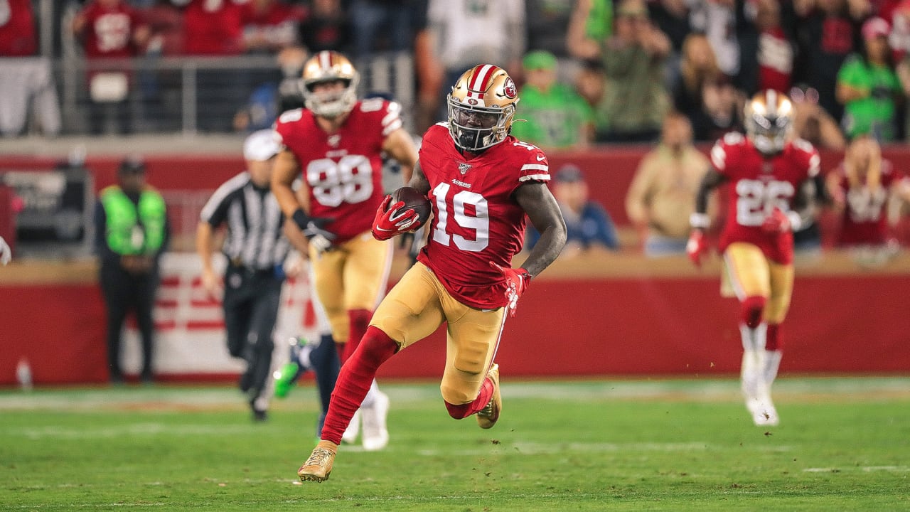 Deebo Samuel Takes a Slant Pass and Picks Up 30 Yards