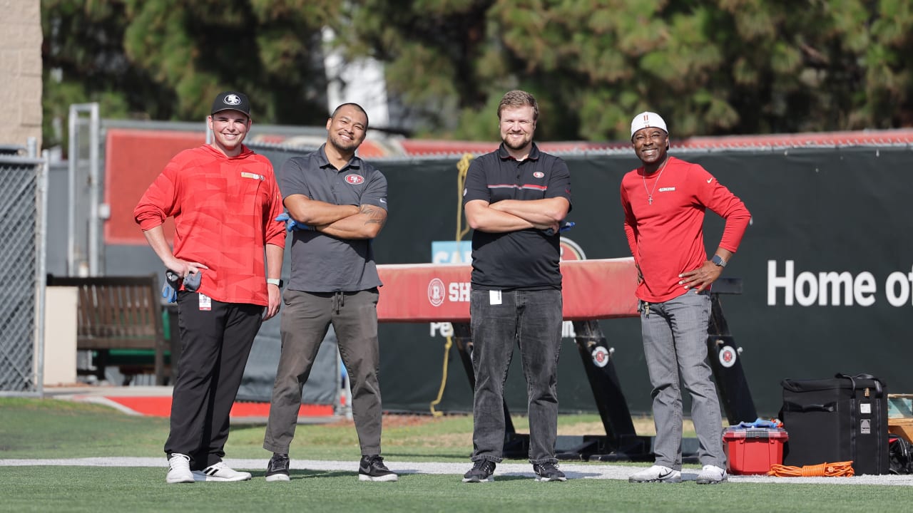 49ers Crew Sets Up for Team Photo Day