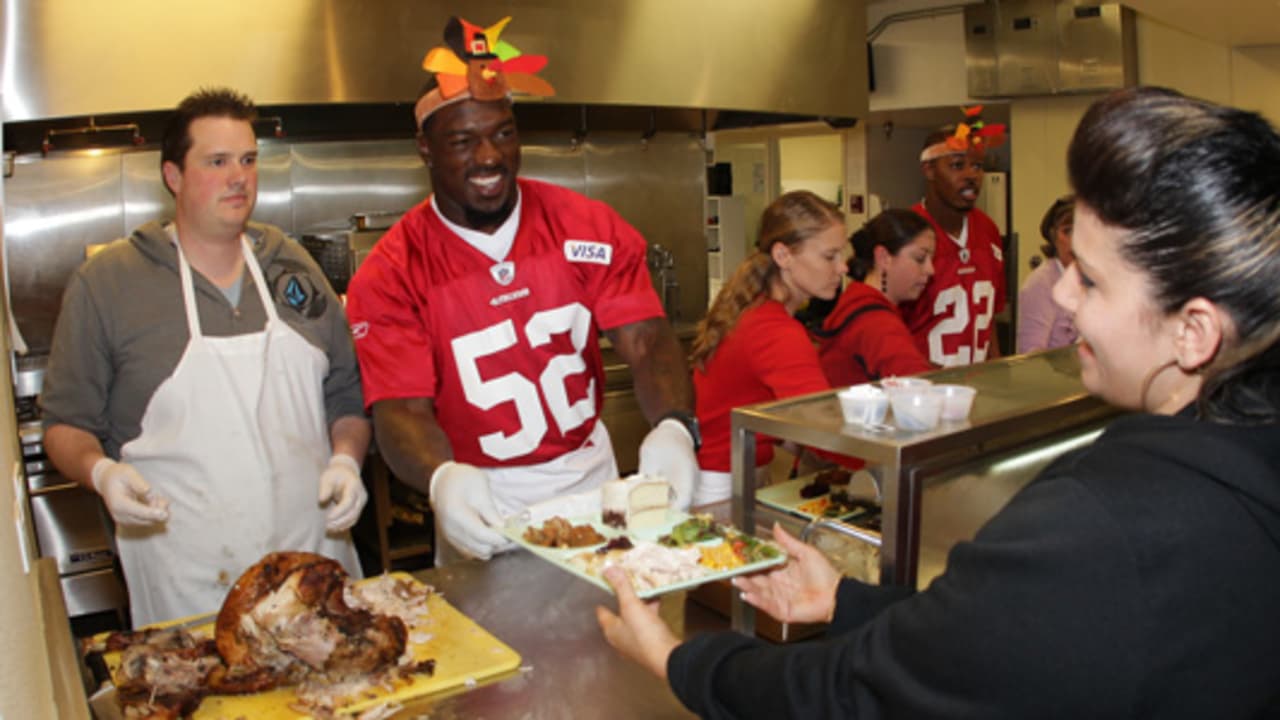 49ers Serve Thanksgiving