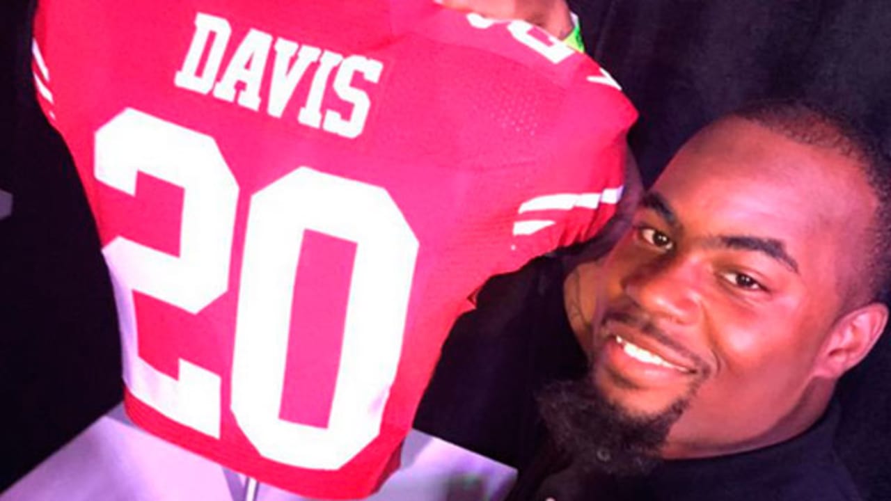 49ers Mike Davis Sees NFL Jersey, Receives Madden Ranking at NFL Rookie ...