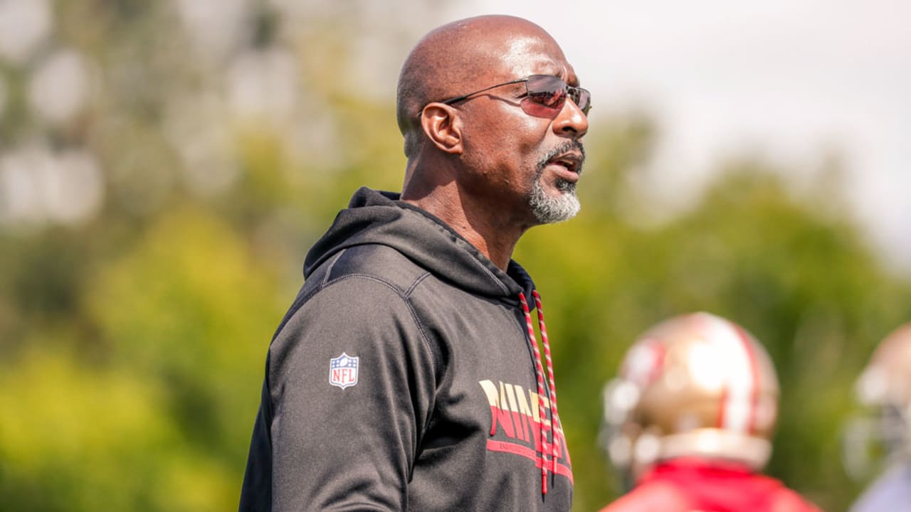 Johnny Holland: 'Foster Was One of the Top 4 Linebackers' in 2017