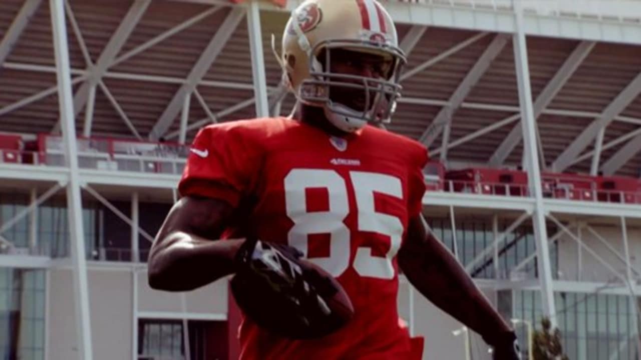 Camp Highlight: Vernon Davis Grabs 2 Touchdowns