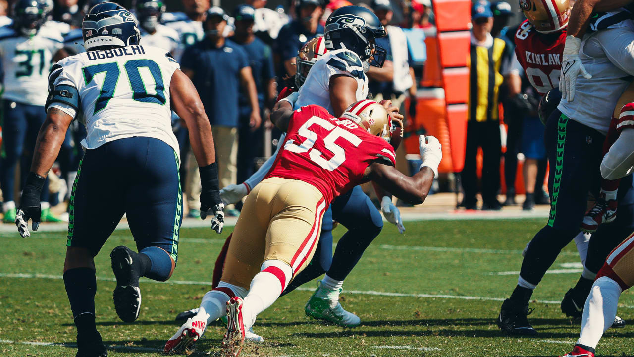 Dee Ford Takes Down Russell Wilson For a 7-Yard Loss