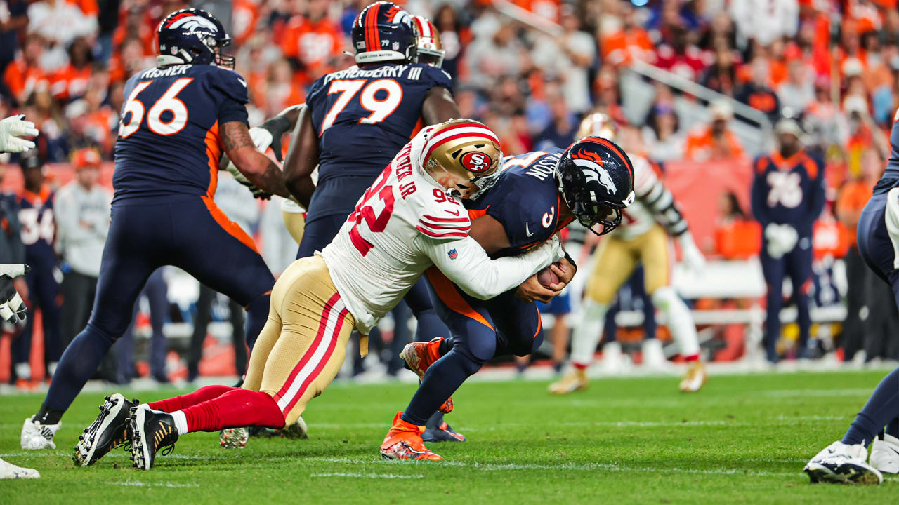 Kerry Hyder Jr. Takes Down Russell Wilson on 'Sunday Night Football'