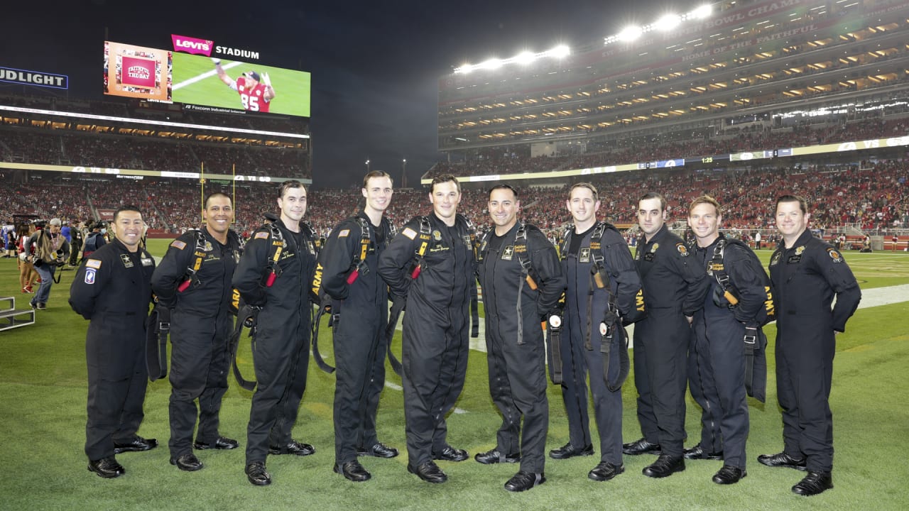 U.S. Army Golden Knights Parachute Team Land at Levi's® Stadium