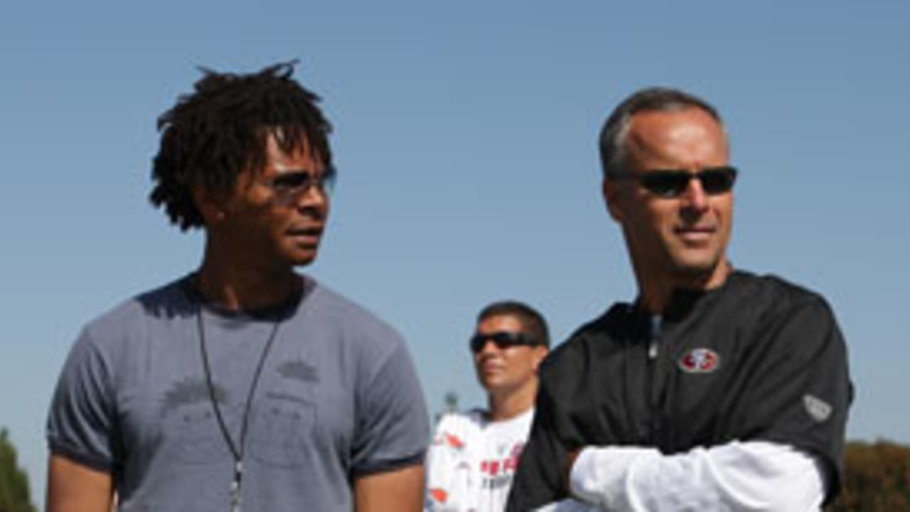 Davis Back in the 'Family'