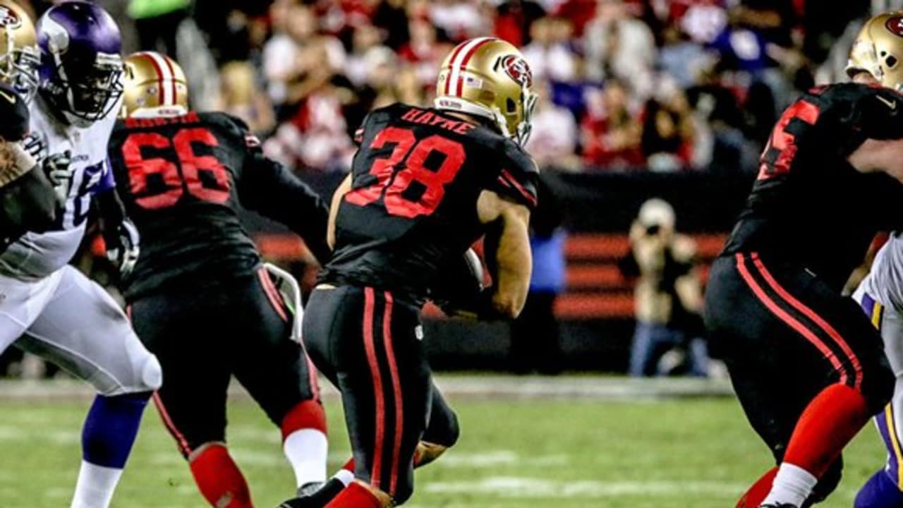 Jarryd Hayne Grabs Swing Pass for 7-yard Gain