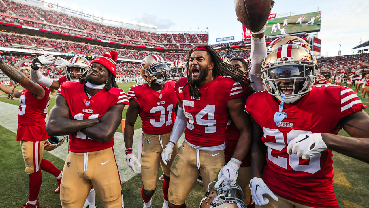 Fred Warner Seals the 49ers Week 13 Win with a Interception