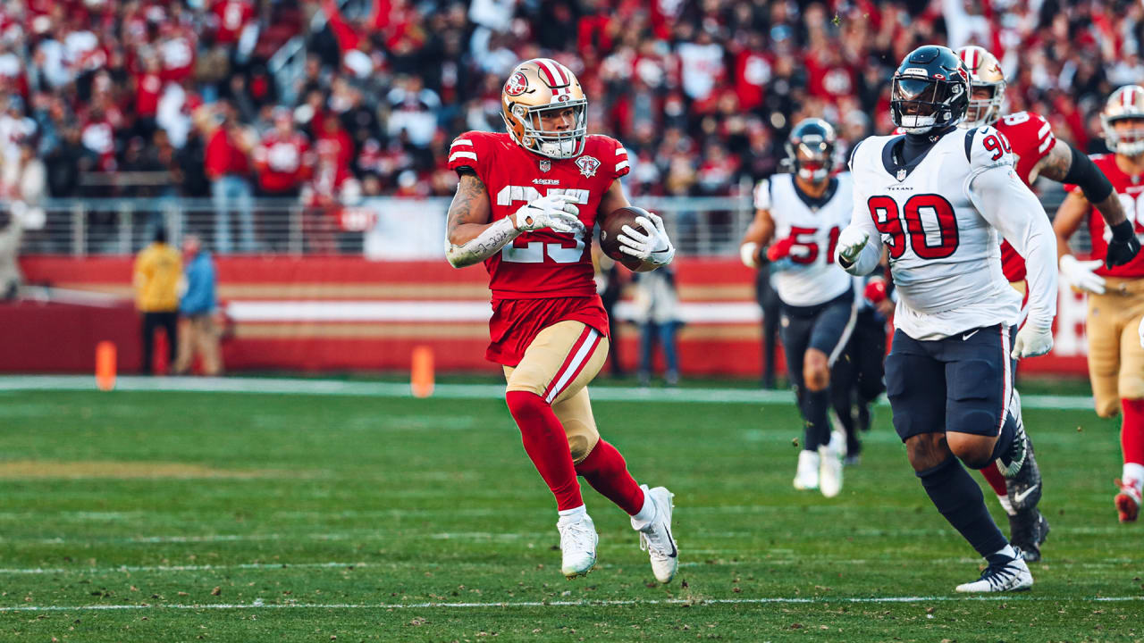 Elijah Mitchell Cuts Back for a 37-Yard Gain