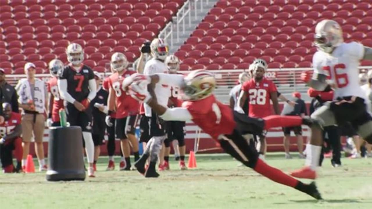 Camp Highlight: Jerome Simpson Makes Diving Catch