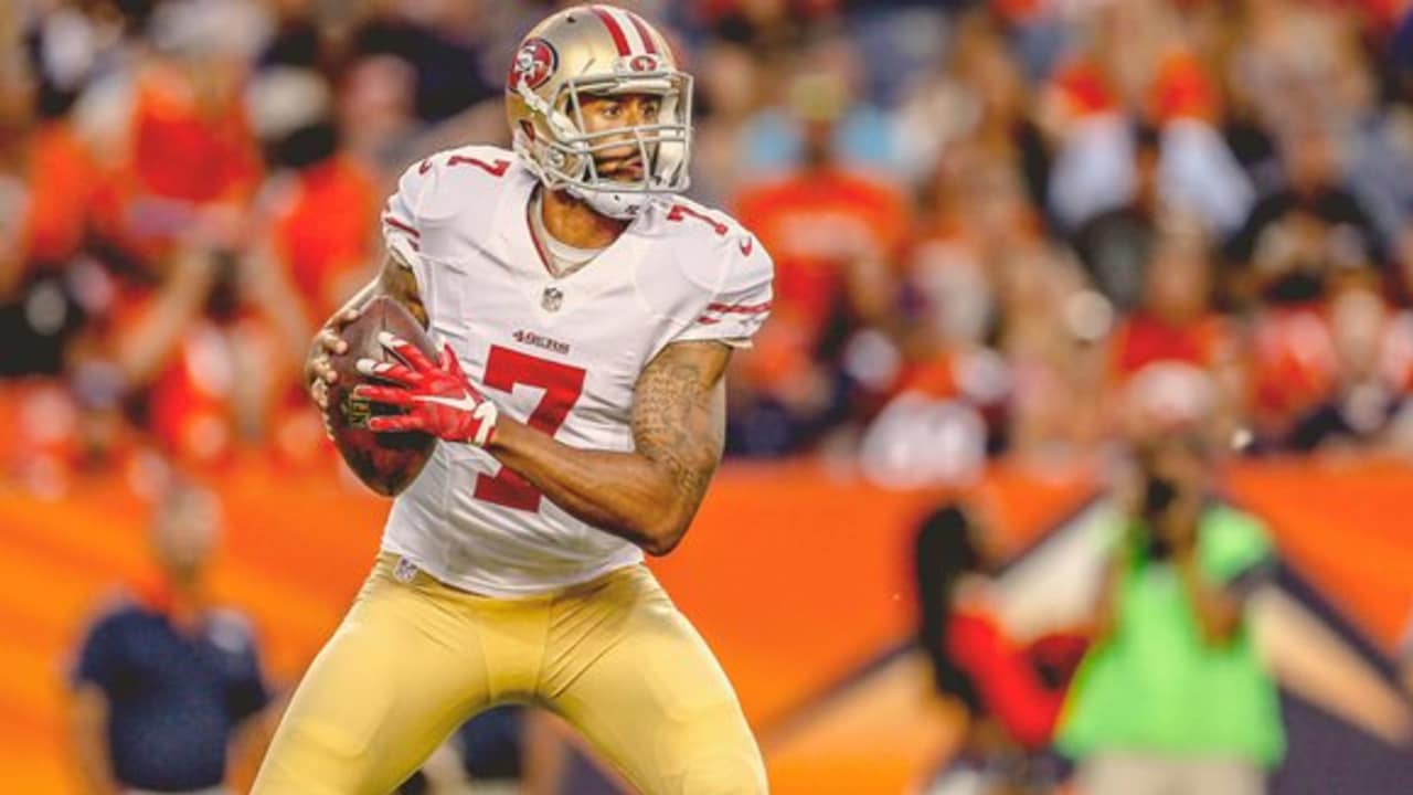 Colin Kaepernick Gains 17 Yards on Run