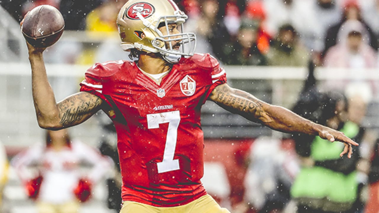 Colin Kaepernick Throws for 210 Yards, Two Touchdowns vs. New England