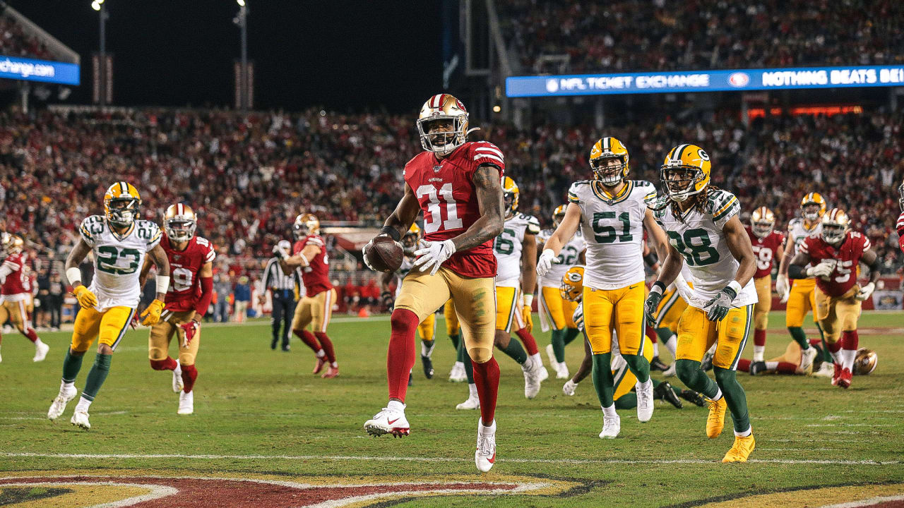 Raheem Mostert Slips Past the Packers Defense for a 15-yard Touchdown