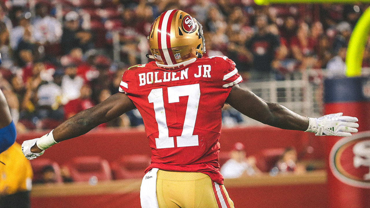 Victor Bolden Jr. Makes Leaping Catch to Convert on 4th Down