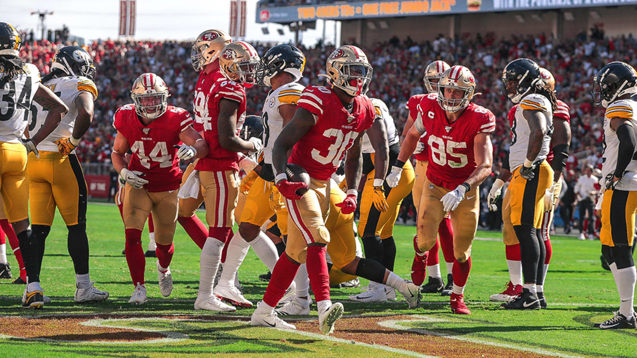 Jeff Wilson Jr. Finds a Crease and Scores His Second Touchdown
