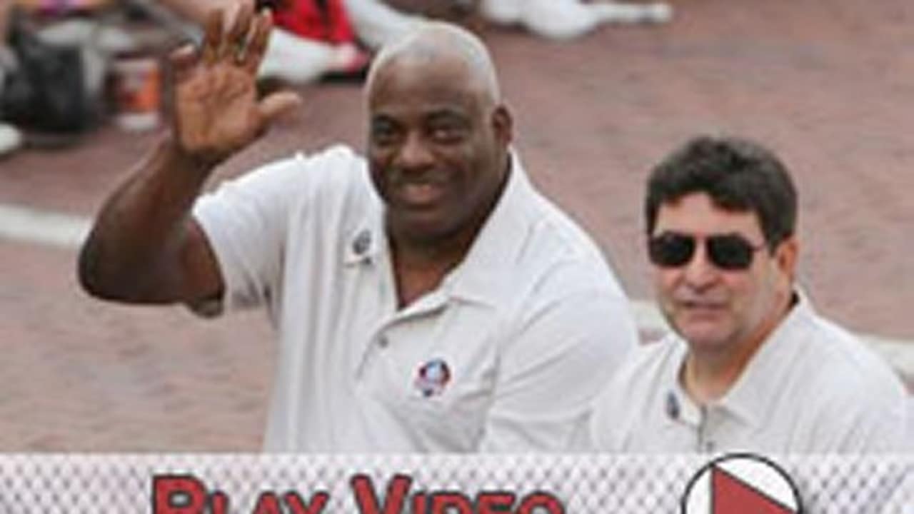 Fred Dean Honored in H.O.F. Parade