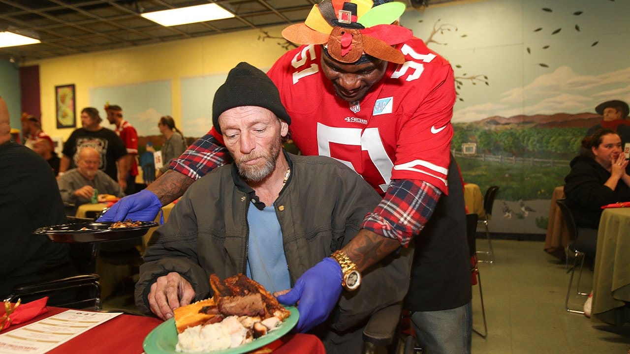 49ers Give Back at Thanksgiving Feast
