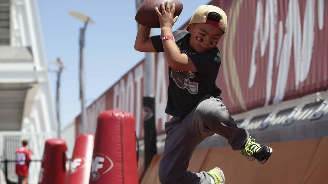 49ers Kids Club Gets 'Back to Football'