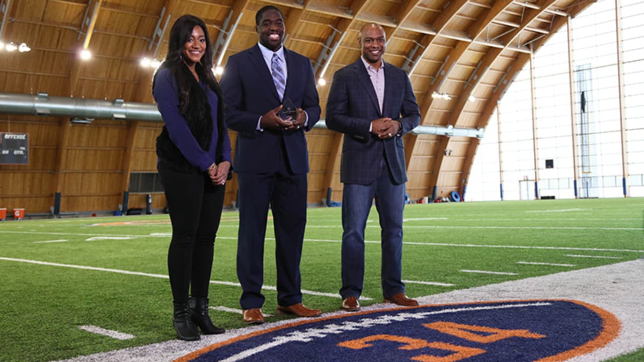 Fans can help Acho earn big donation