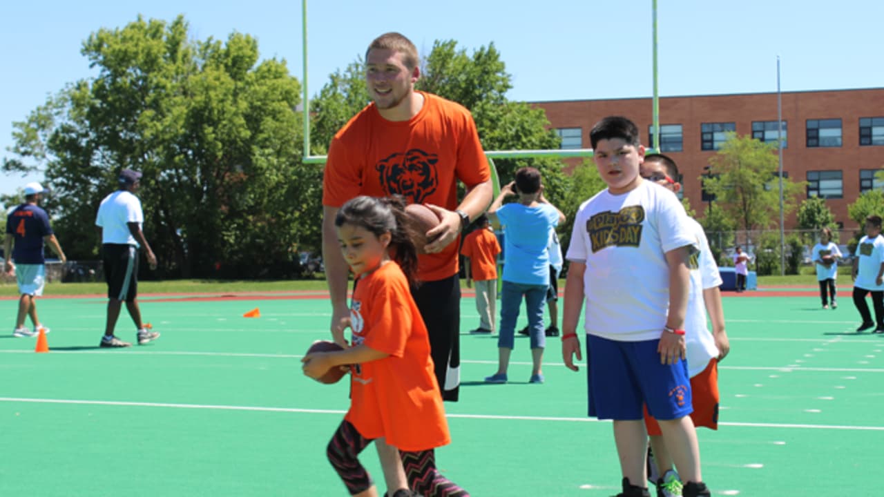 Bears rookies rally to serve the community