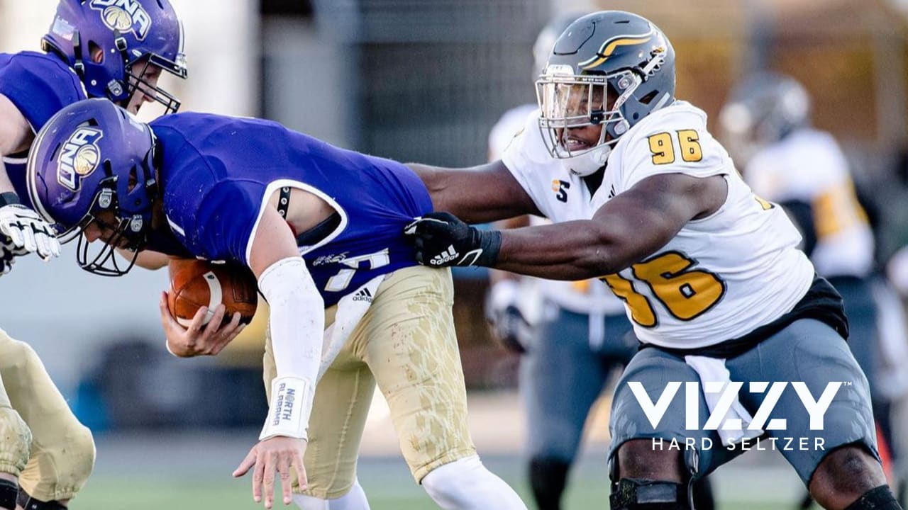 PHOTOS: Bears draft DL Travis Bell PHOTOS: Bears draft DL Travis Bell