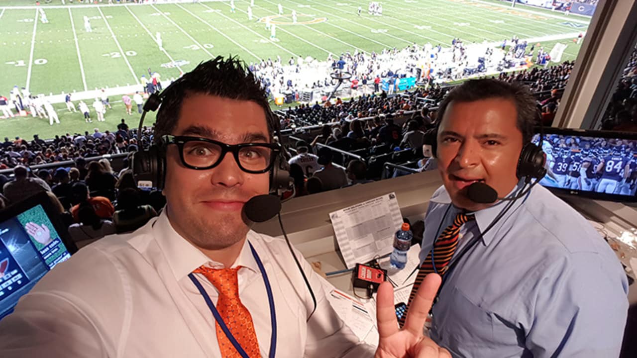 Conocer a las voces de gameday de los Bears