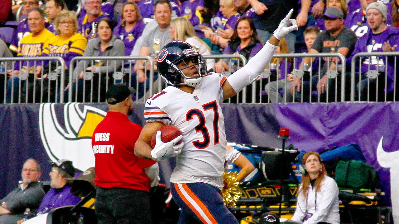 Bryce Callahan burns the Vikings with punt return TD