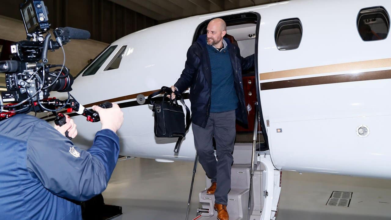 Coach Nagy arrives at Halas Hall