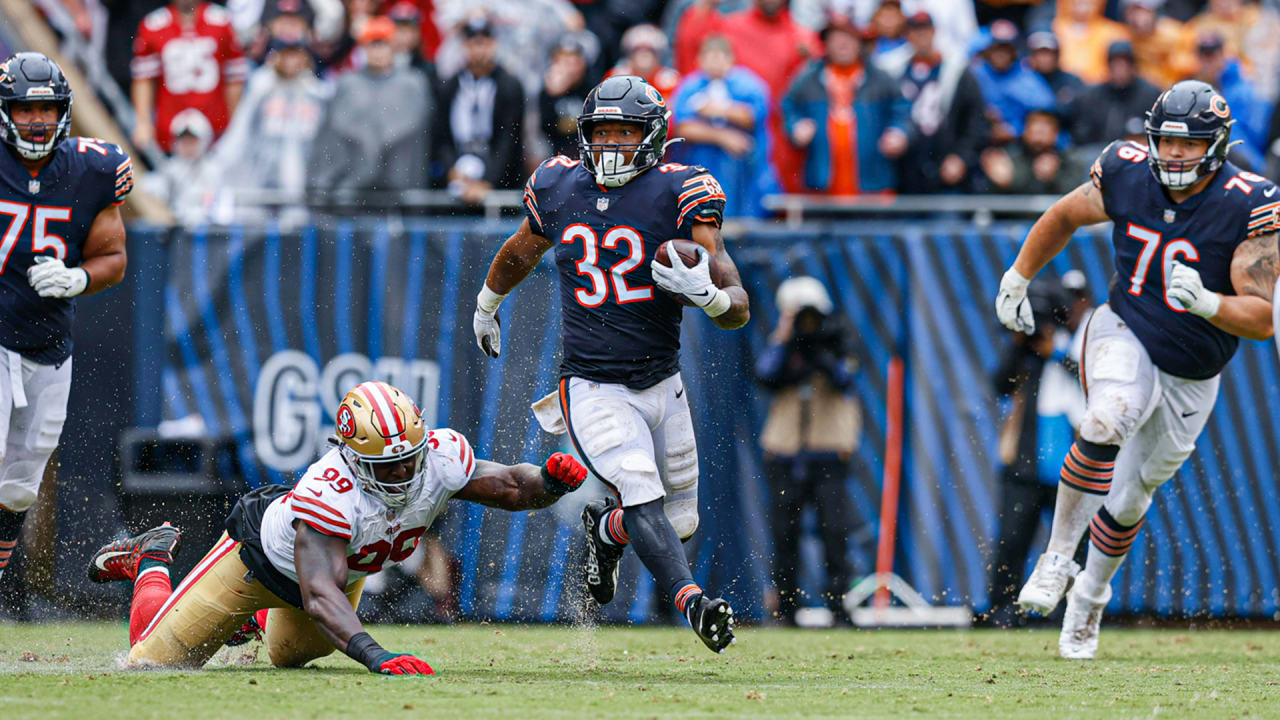 Justin Fields flips to David Montgomery for impressive 16-yard catch ...