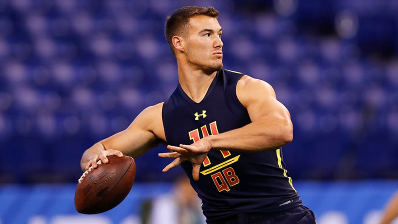 Pace swings for fences in Round 1